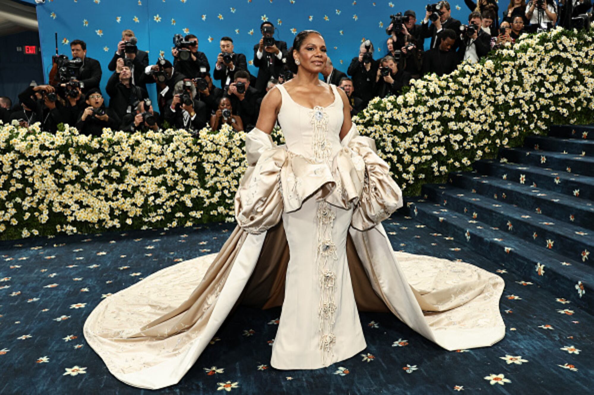 Photos: Stars walk the red carpet at the 2025 Met Gala – KIRO 7 News Seattle